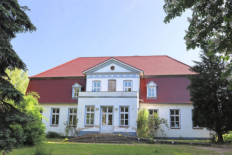 Guts- & Herrenhäuser / Gutshäuser - P / Pentin